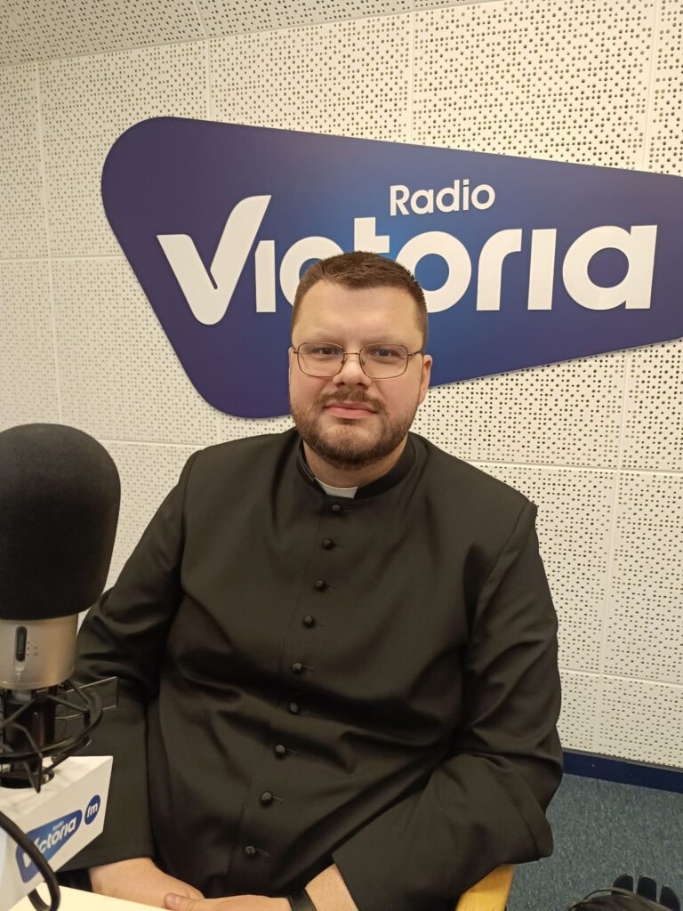 Ksiądz Rafał Woronowski Diecezjalny Duszpasterz Kobiet – Radio Victoria